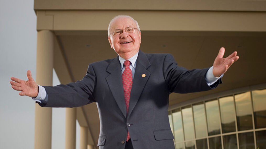Dr. Robert D. "Bob" Hunter Leaves Behind a Legacy - Hardin-Simmons ...