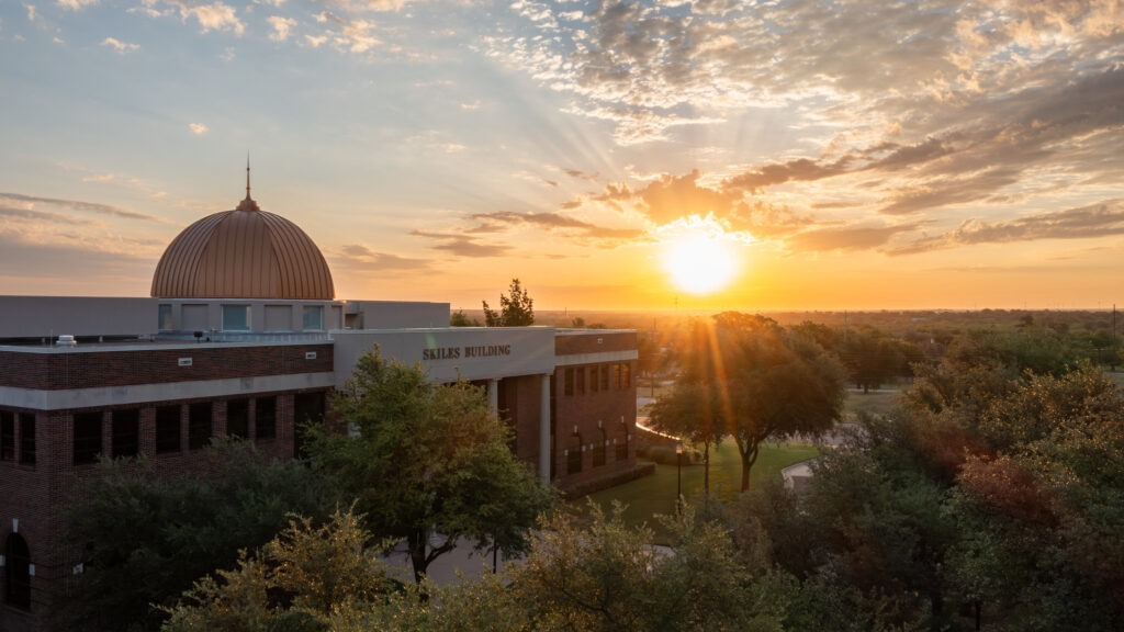 Dr. Jennifer Eames: Breaking the Glass Ceiling - Hardin-Simmons University